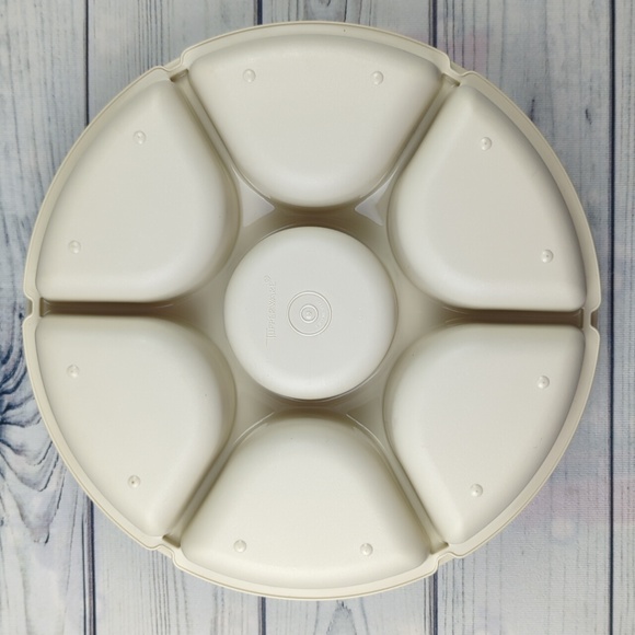 Tupperware | Kitchen | Tupperware Serving Center | Poshmark